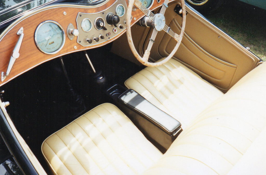 MG TC Center Console With Padded Leather Armrest — Abingdon Spares